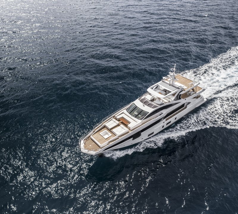 Azimut Yachts. | CHARTERWORLD Luxury Yachts For Charter
